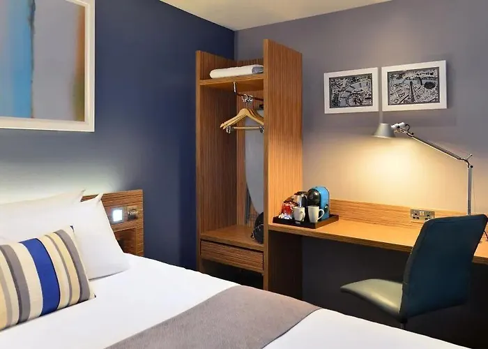 TRAVELODGE LONDON TOWER BRIDGE LONDON